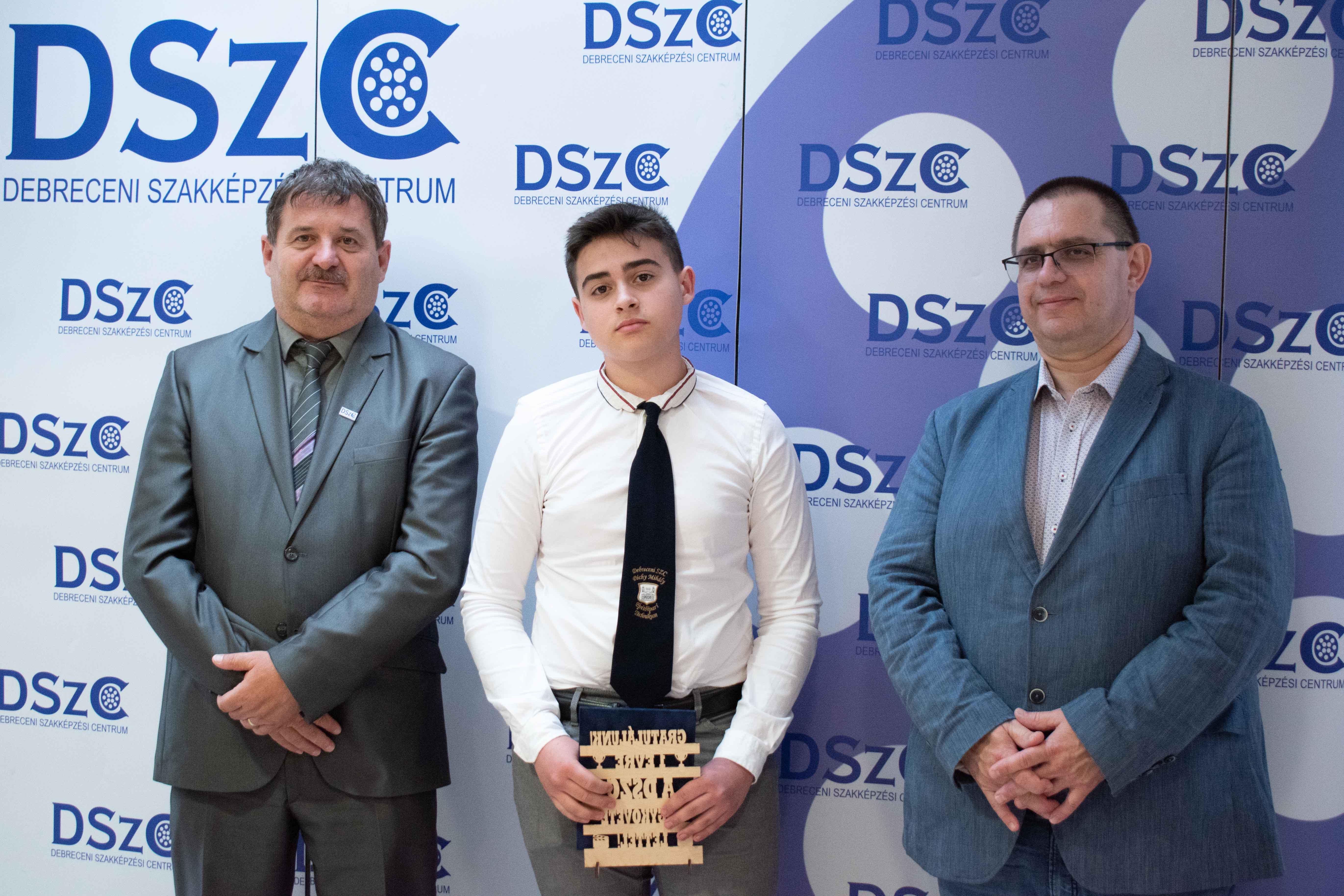 Megválasztották a DSZC új diáknagyköveteit | Hírek | Debreceni SZC ...